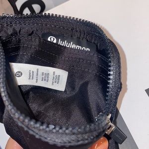 lululemon athletica | Accessories | Nwt Lululemon Clippable Card Pouch ...